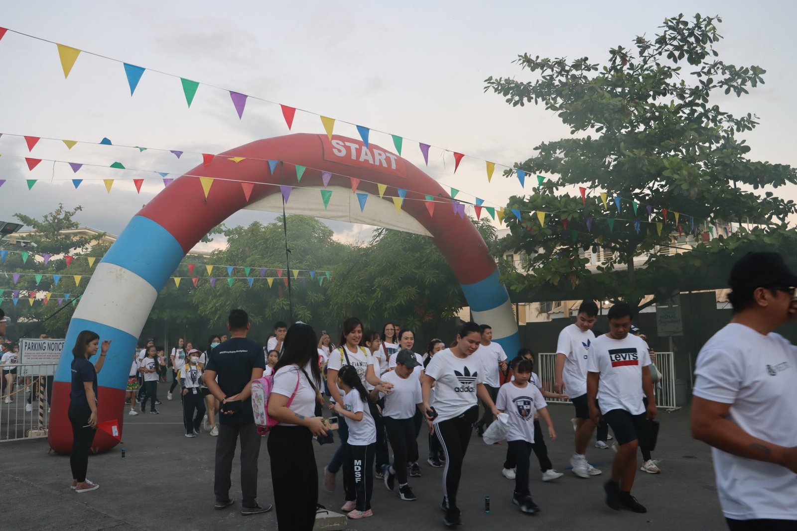 Sagradan Families Dash to ‘Bubble Fun Run’ - Montessori De Sagrada ...
