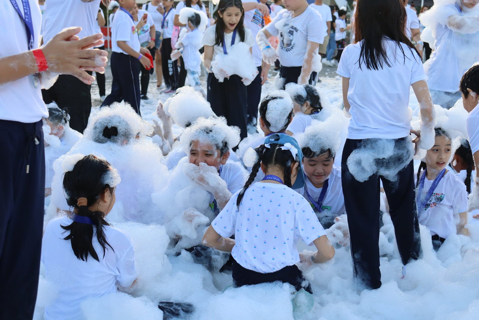 Sagradan Families Dash to ‘Bubble Fun Run’ - Montessori De Sagrada ...