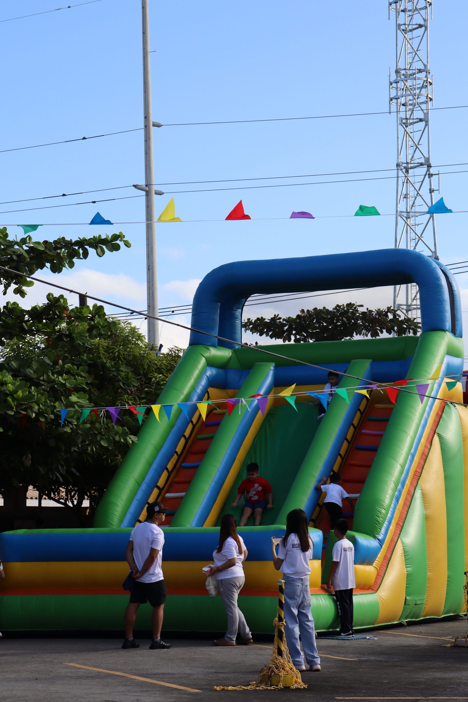 Sagradan Families Dash to ‘Bubble Fun Run’ - Montessori De Sagrada ...